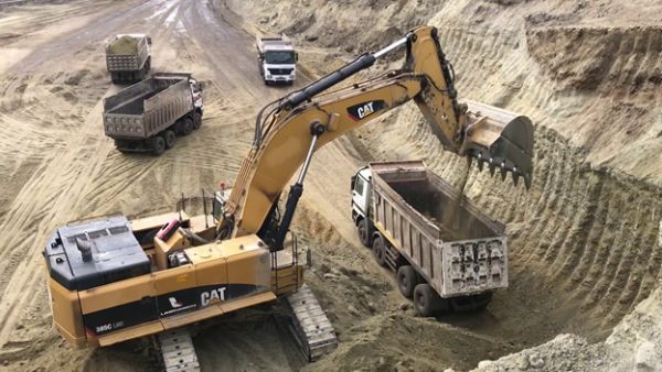 Loading with an excavator - best heavy machine