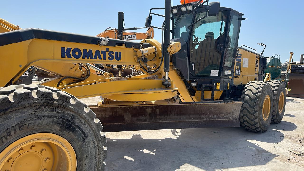 Komatsu grader G705-5 model 2019 - best heavy machine