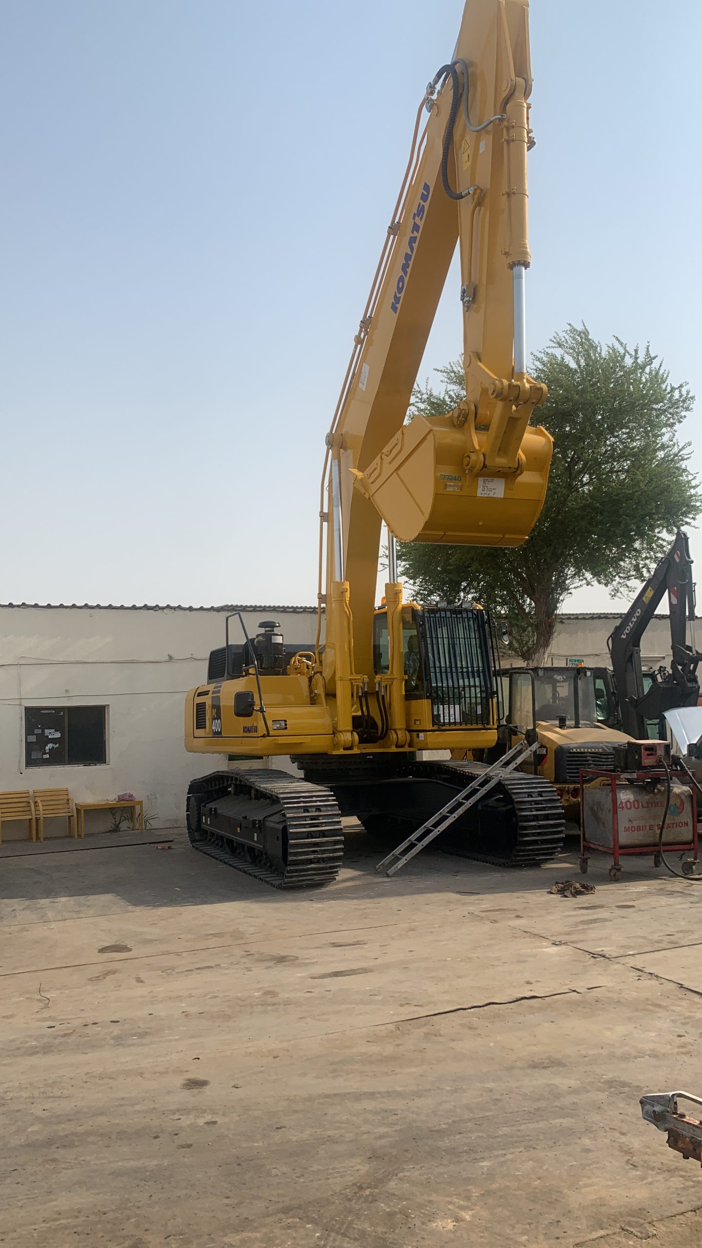 KOMATSU PC400-8R model 2025