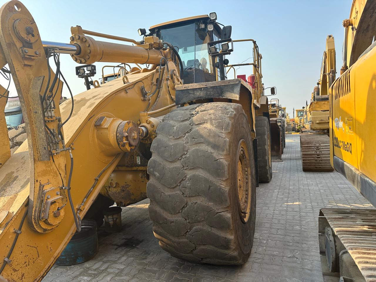 Caterpillar laoder 988H model 2012 - best heavy machine Caterpillar ...