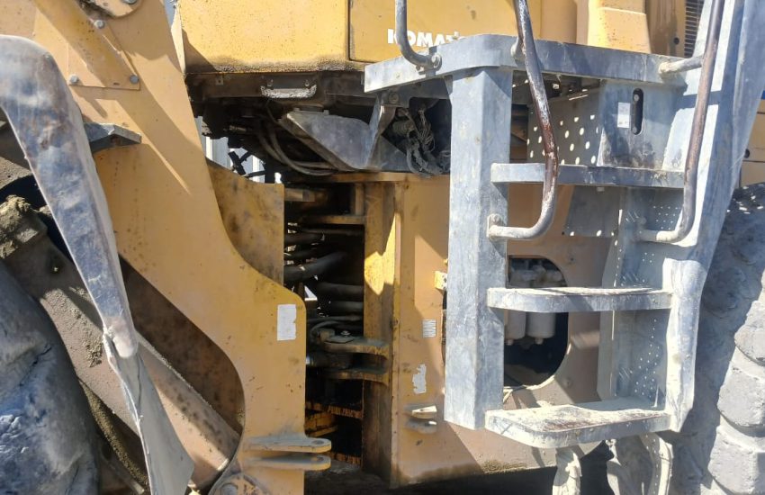 KOMATSU Loader WA500-3 2011 - best heavy machine